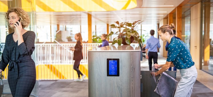 How do smart lockers work? A step-by-step guide to dynamic workplace ...